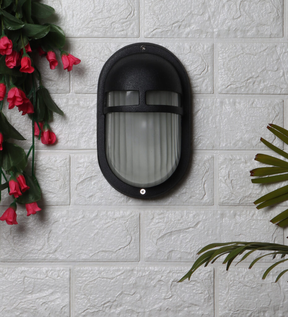 SUPERSCAPE aluminium die cast black vertical exterior Bulkhead light ...